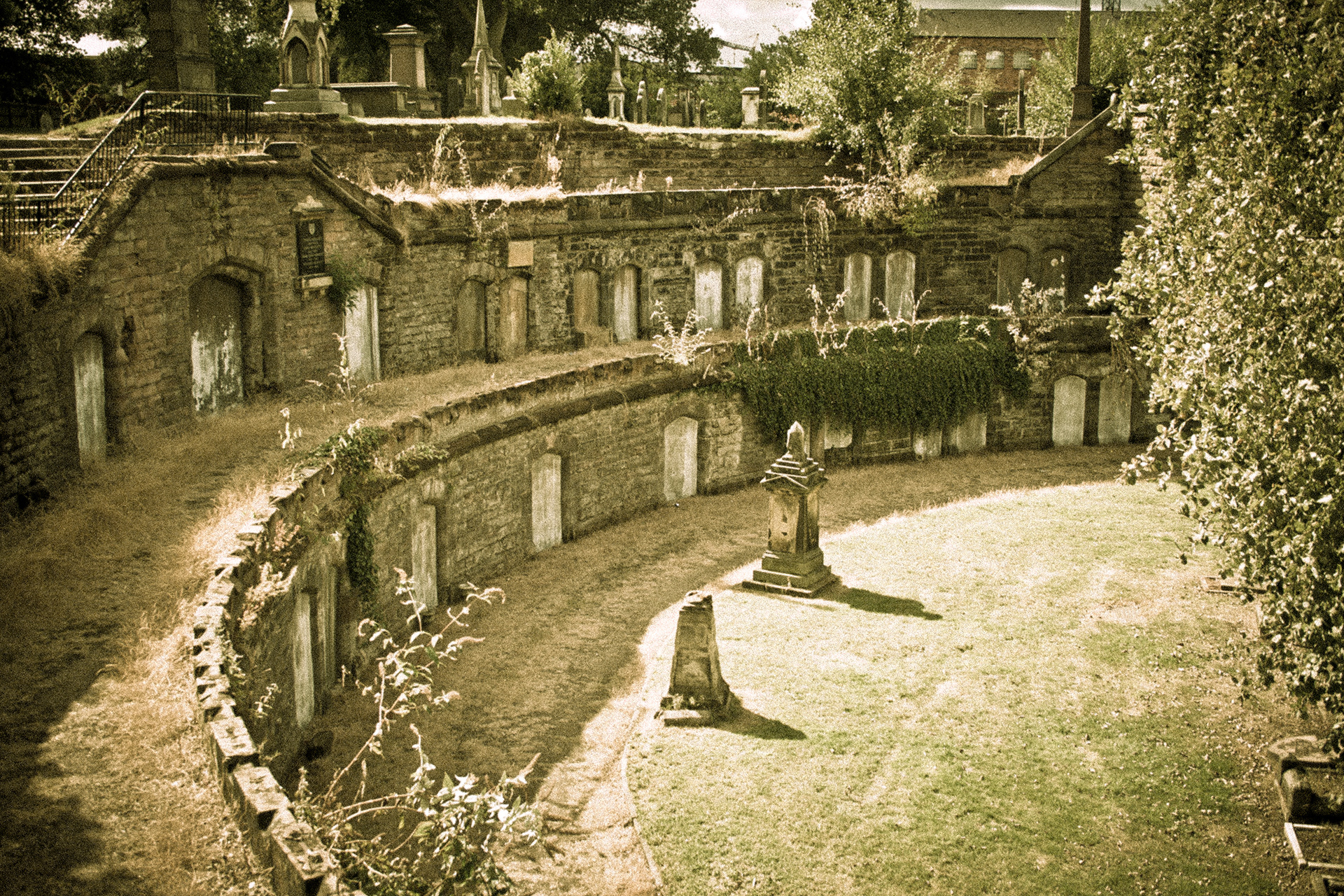 Camera Monster - Cemeteries