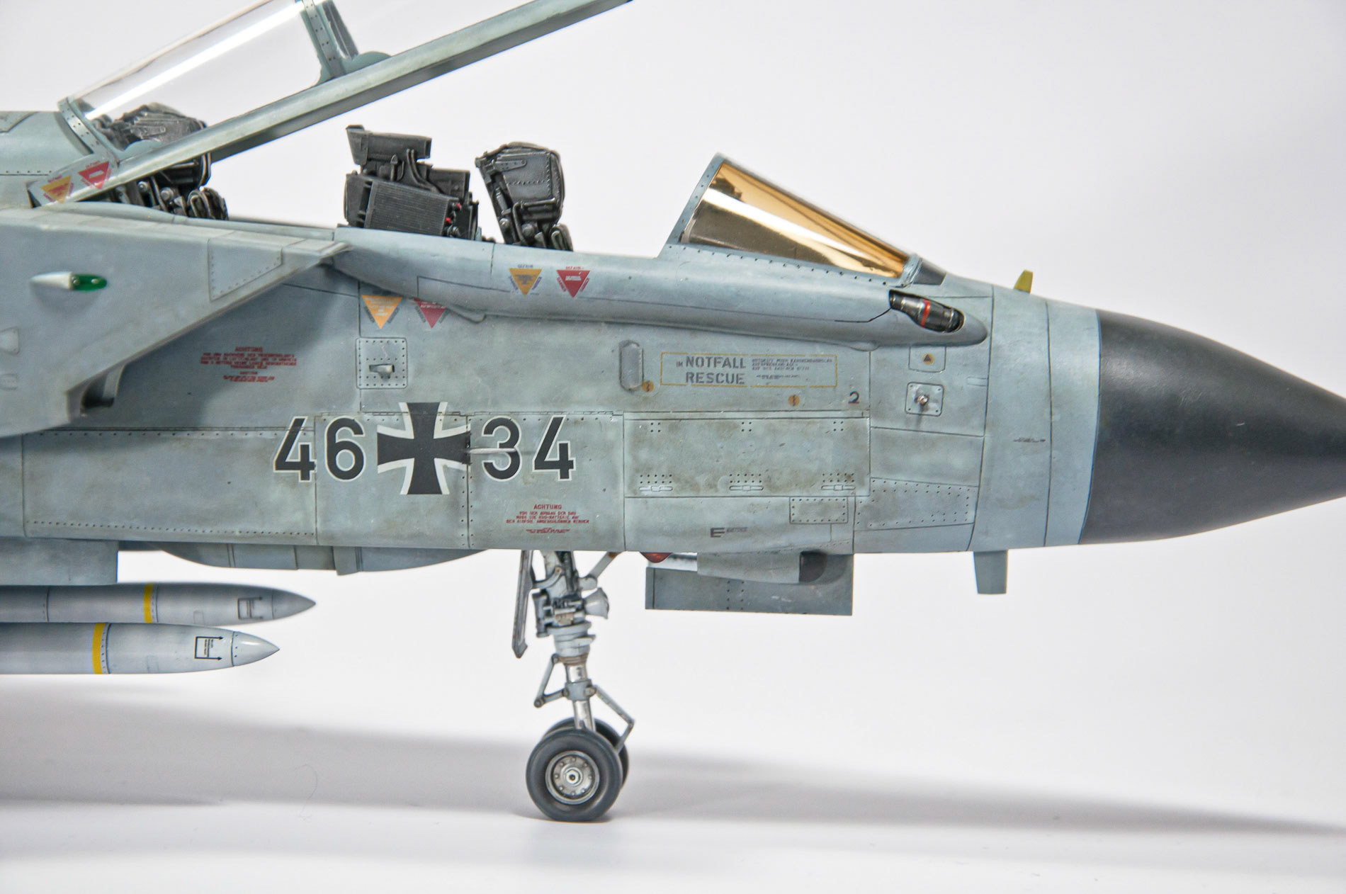 JR miniatures - Tornado GR4 / 1:32 Revell